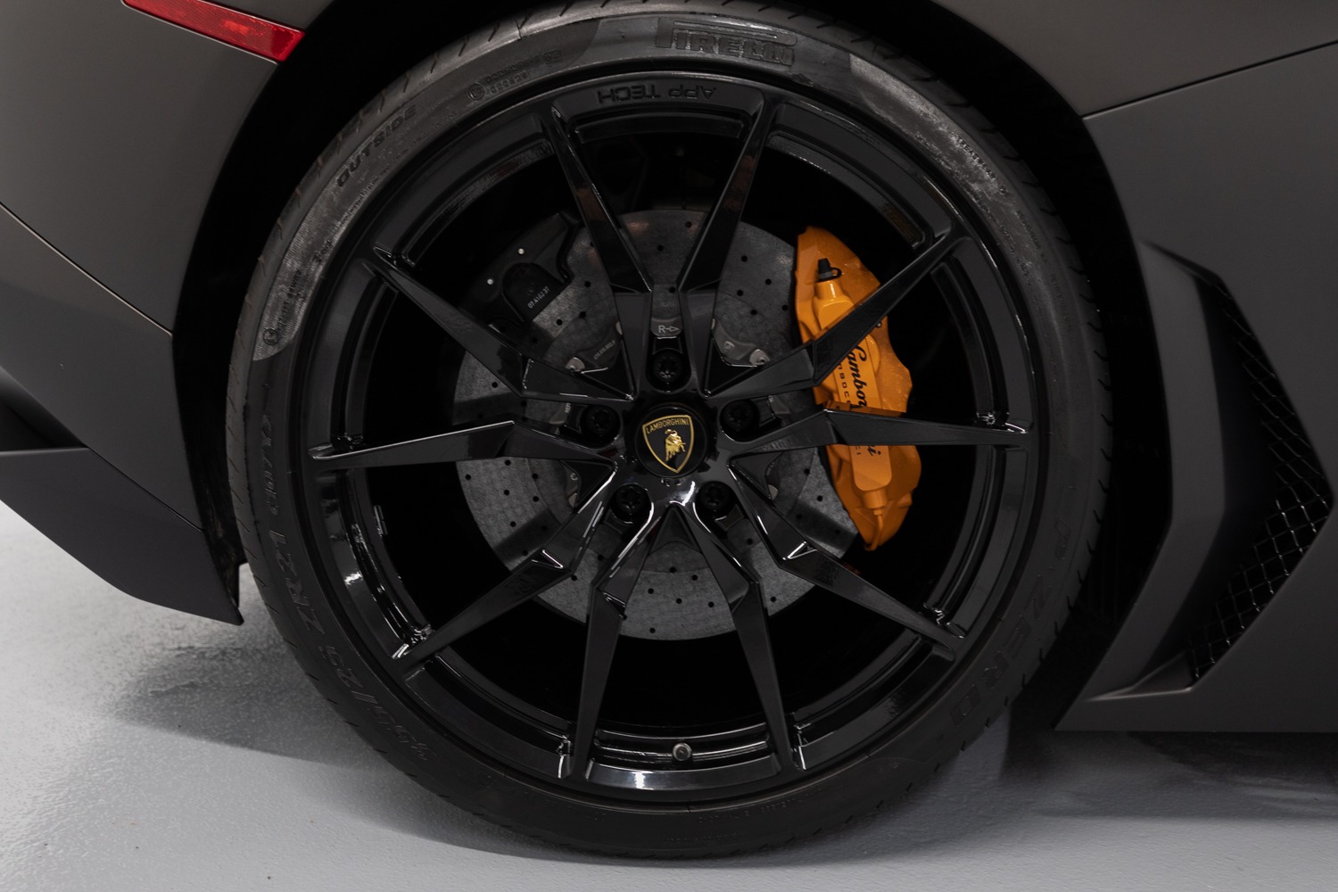 2015 Lamborghini Aventador LP 700-4
